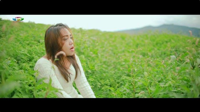 Lirik Lagu Karo Muniken Iluh Dipopulerkan oleh Talenta Tarigan, Ini ...