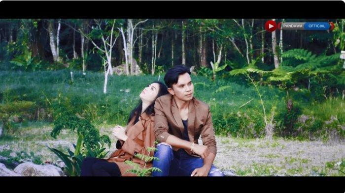 Lirik Lagu Mandailing Dermaga Cinta yang Dipopulerkan Nila Sari feat Farro Simamora - Tribun ...