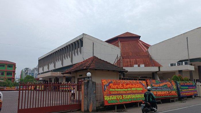 BREAKING NEWS: Jenazah Johny Pardede Tiba di Medan dari Jakarta ...