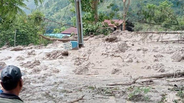 Longsor di Tipang Humbang Hasundutan Timbun Rumah hingga Areal ...