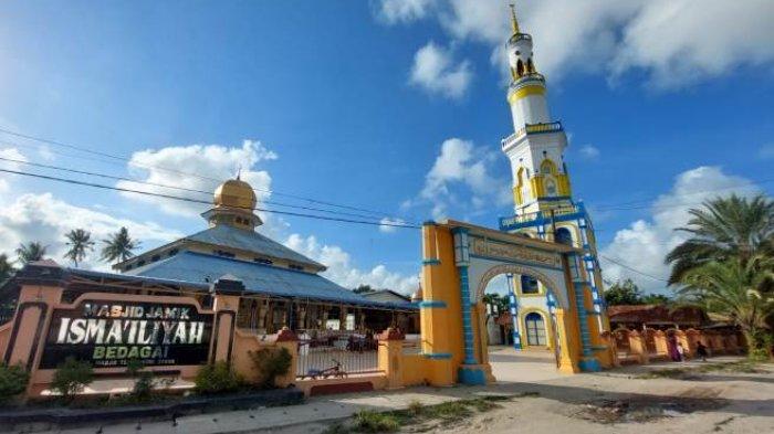 Dibangun Sejak 1880, Mimbar dan Bangunan Depan Masjid Jamik Ismailiyah ...