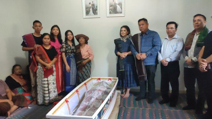 Cita-cita Almarhum Ayah Novia Situmeang Diungkap Bupati Dairi yang Kini ...