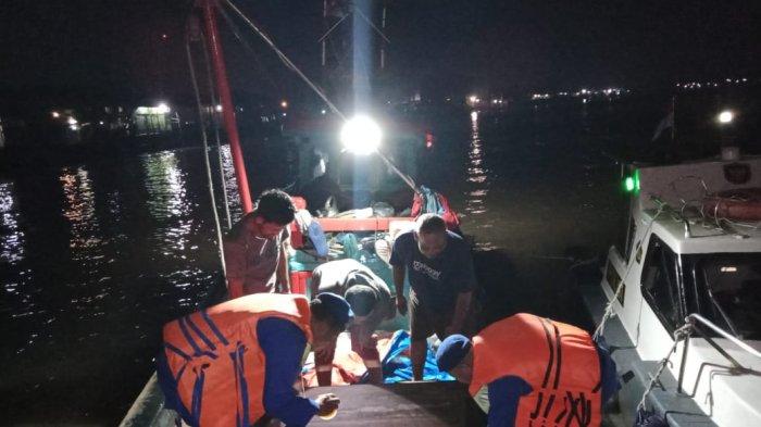 Perketat Pencegahan Barang Ilegal Masuk Sat Polairud Polres Tanjung Balai Periksa Kapal ...