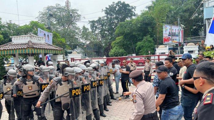Jelang Pemilu Damai 2024, Polrestabes Medan dan Pemko Medan Latihan ... Jelang Pemilu Damai 2024, Polrestabes Medan dan Pemko Medan Latihan ...