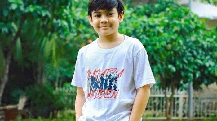 Profil Muhammad Adhiyat Abdulkadir, Presenter Cilik Bintang Film ...