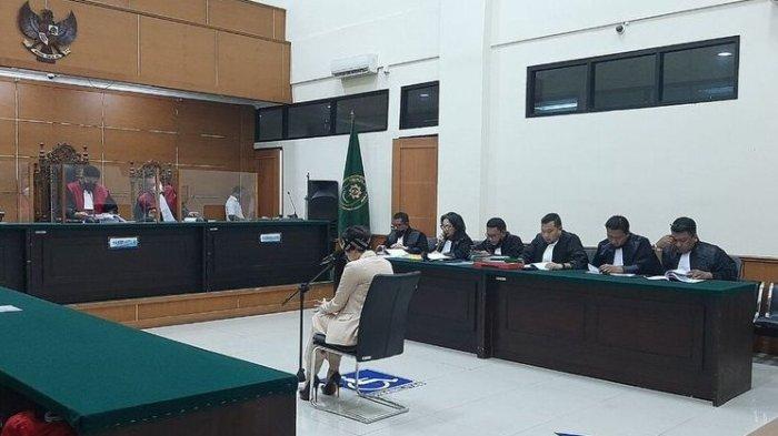 Nikita Mirzani Menangis Saat Bacakan Eksepsi di Sidang Kasus Pencemaran Nama Baik - Tribun-medan.com