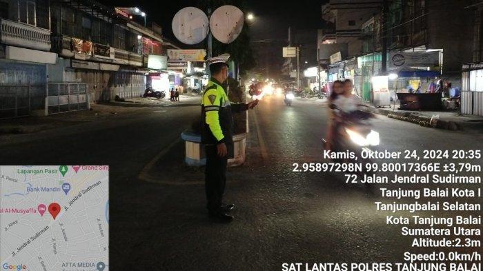 Operasi Zebra Toba 2024, Sat Lantas Polres Tanjungbalai Laksanakan Blue Light Patrol - Tribun ...
