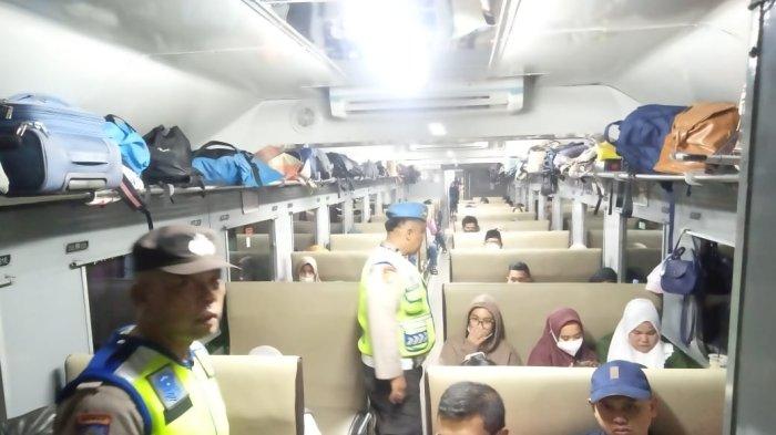 Ops Lilin Toba 2022, Polsek Padang Hilir Cek Penumpang Kereta Api - Tribun-medan.com