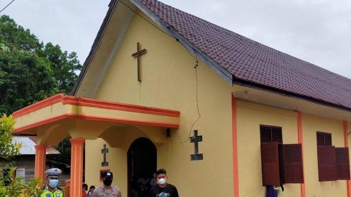 Beri Rasa Aman Pada Jemaat Beribadah, Polres Tapteng Berjaga di Gereja ...