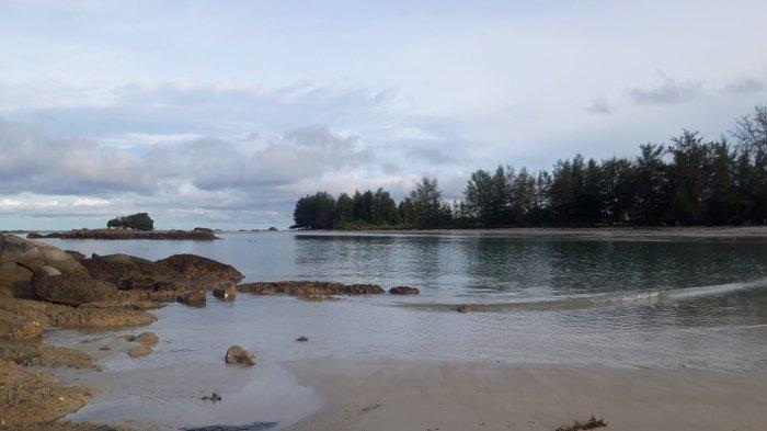 Pantai Trikora di Pulau Bintan, Destinasi Wisata Unggulan Kepulauan ...