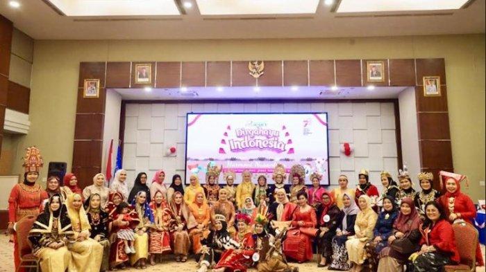 Meriahkan HUT ke 78 RI, Rukun Wanita Bank Sumut Gelar Lomba Busana Adat ...