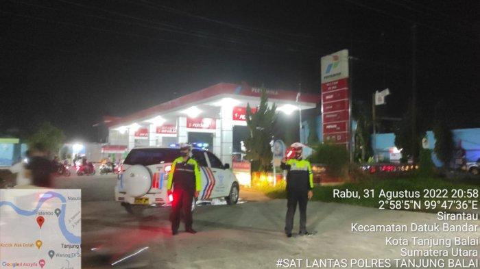 Satlantas Polres Tanjungbalai Patroli ke SPBU Antisipasi Kelangkaan BBM - Tribun-medan.com