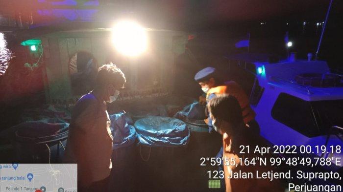 Menjaga Perairan Tanjungbalai, Personil Satpolair Laksanakan Patroli Perairan - Tribun-medan.com