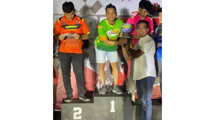 Pebalap Pon Sumut Adrian Dan Fahri Meraih Juara Umum Di Road Race Champions 2024 Tribun
