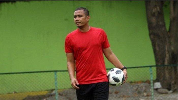 Sahari Gultom Resmi Jadi Pelatih Kiper Sumsel United FC - Tribun-medan.com