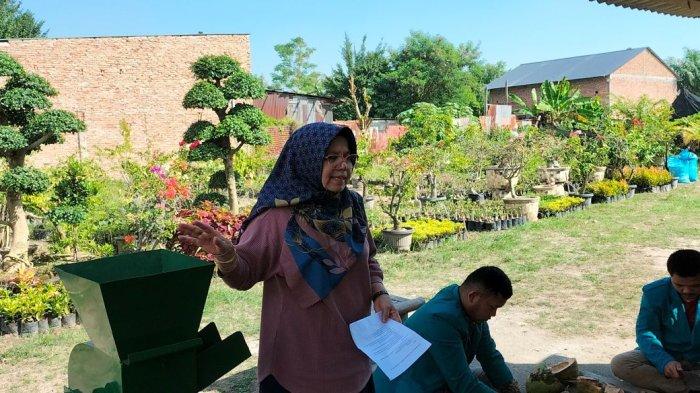 Ubah Limbah Kelapa Muda Jadi Pupuk Organik di Desa Laut Dendang, Begini ...