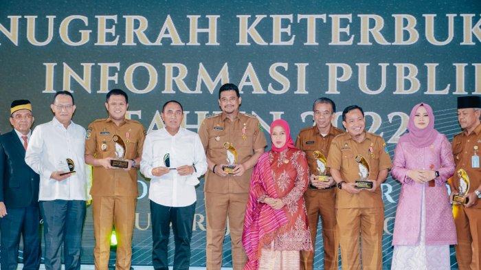Wali Kota Medan Bobby Nasution Terima Raih Anugerah Keterbukaan Informasi Publik 2022 - Tribun ...