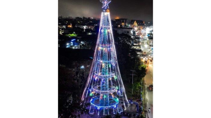 Dinas PRKP Pastikan Pohon Terang Natal di Siantar Aktif Per 1 Desember ...