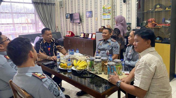 Perkuat Sinergitas, Kalapas Narkotika Langkat Kunjungi BNN Kabupaten ... Perkuat Sinergitas, Kalapas Narkotika Langkat Kunjungi BNN Kabupaten ...