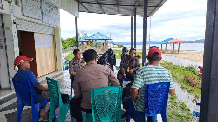 Dengar Keluhan dan Masukan Warga, Personil Polsek Balige Jumat Curhat - Tribun-medan.com