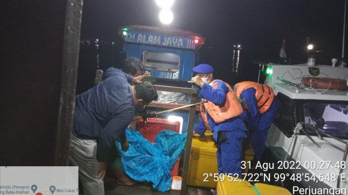 Kapal Nelayan KM Alam Jaya III Dihentikan Satpolair Polres Tanjungbalai Saat Patroli - Tribun ...