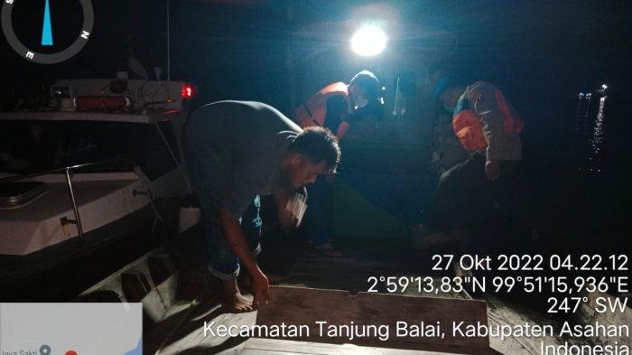 Satpol Airud Polres Tanjungbalai Hentikan Kapal Tanpa Nama - Tribun-medan.com