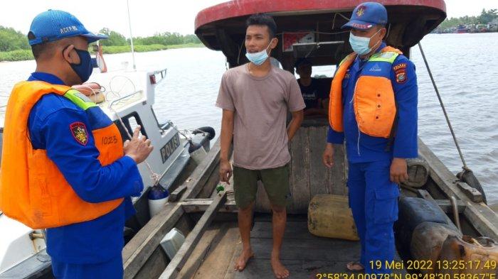 Kapal Tanpa Nama Dihentikan Satpolair Polres Tanjungbalai - Tribun-medan.com