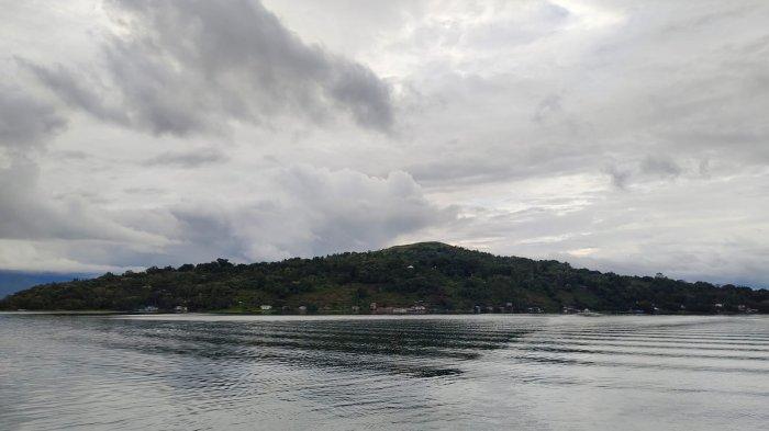 PESONA Pulo Sibandang, Pulau Terbesar di Perairan Danau Toba Setelah ...