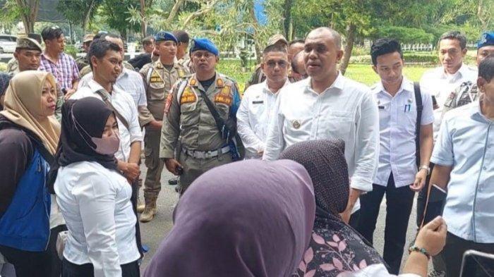 Guru Honorer SDN 050666 Lubuk Dalam Dipecat Kepsek karena Ikut Demo PPPK, Ini Kata Pj Bupati ...
