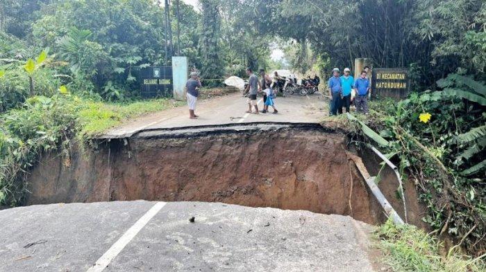 Pemprov Siapkan 20 Truk Material Untuk Tambal Jalan Putus di Simalungun ...