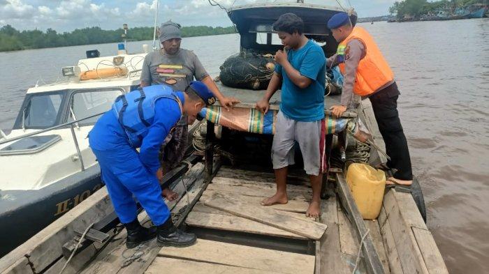 Sat Polairud Polres Tanjungbalai Patroli Perairan, Periksa Muatan Kapal dan Cegah Barang Ilegal ...