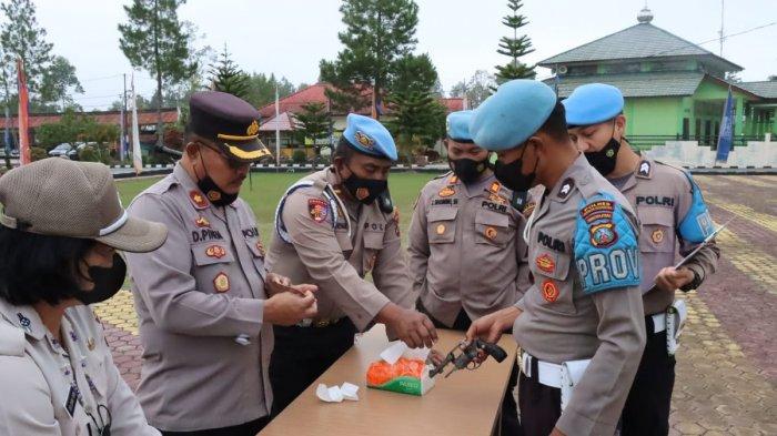 Cegah Pelanggaran, Polres Humbahas Gelar Pemeriksaan Senpi Personel - Tribun-medan.com