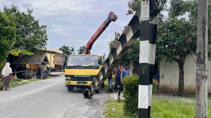 Emak-emak di Kota Binjai Marah dan Tolak Pembongkaran Portal Jalan yang ...