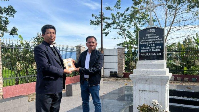 Landen Marbun Terima Buku Sejarah Penginjilan IL Nommensen selama 56 ...