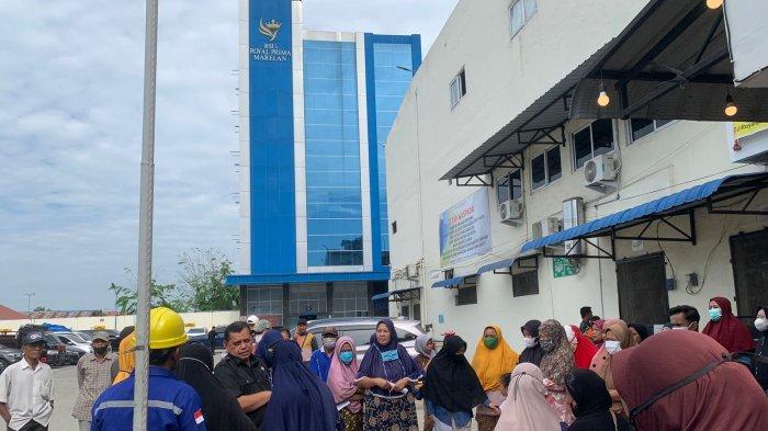 Berbagi Berkah Ramadan, RSU Royal Prima Marelan Bagi Sembako Kepada ...