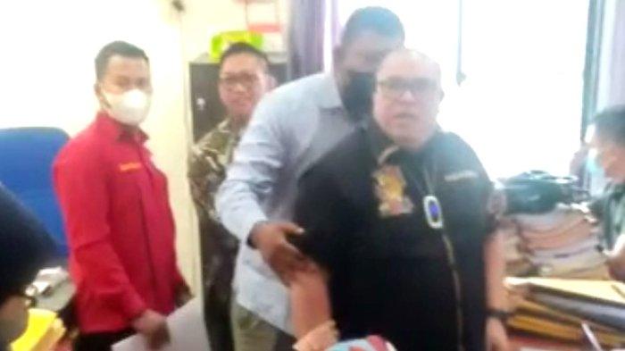 Ngamuk-ngamuk di Polda Sumut, Razman Arif Nasution: Kenapa, Salah ...