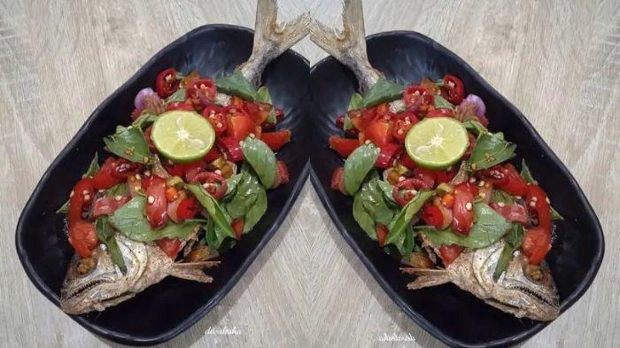 Resep Ikan Kembung Sambal Colo-colo, Paling Enak Disantap Bersama ...