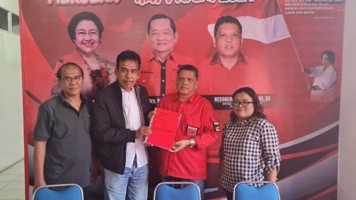 Ambil Formulir Penjaringan Balon Bupati Dairi, Ketua DPC PDIP Tegaskan Maju Pilkada 2024 ...