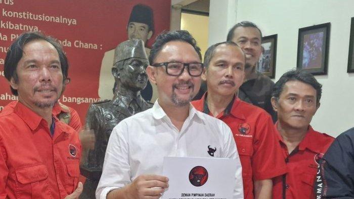 SOSOK Ronal Surapradja, Pelawak di Extravaganza Maju Pilwako Bandung ...