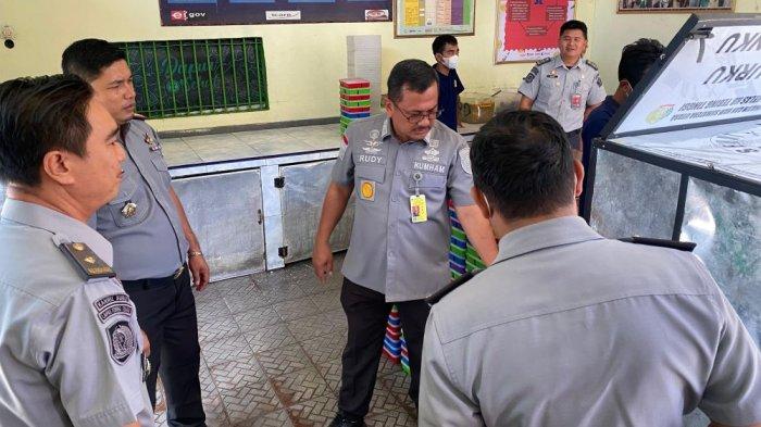 Monev Lapas Kelas IIB Tebingtinggi, Kadivpas Kumham Sumut: Selangkah Lagi Menuju WBK - Tribun ...