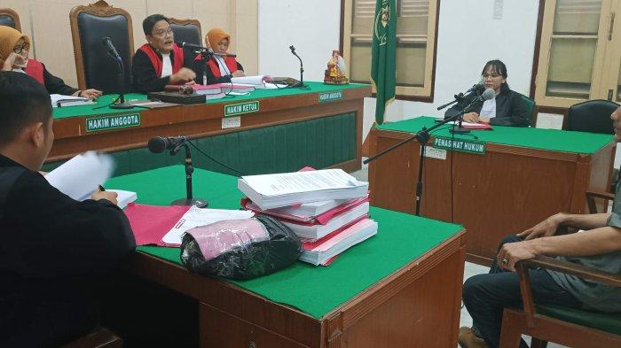 SIDANG Kasus Tahanan Meninggal di RTP Polrestabes Medan, Adik Korban ...