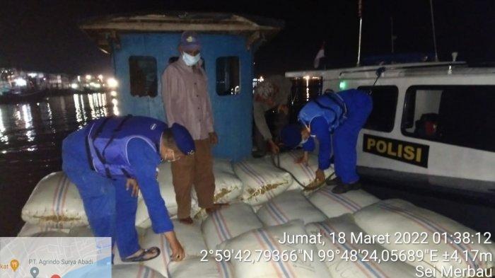 Sat Pol Airud Polres Tanjungbalai Kejar Kapal KM Indra Jaya-27 di Tengah Laut - Tribun-medan.com