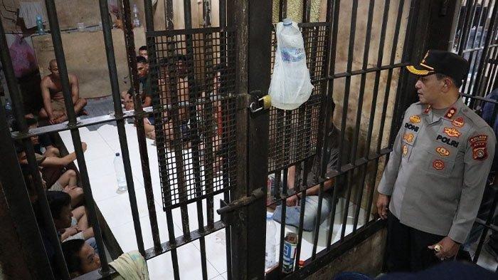 UPDATE Napi Kabur di Lapas Kelas II B Kutacane, Polda Aceh: 16 Telah ... UPDATE Napi Kabur di Lapas Kelas II B Kutacane, Polda Aceh: 16 Telah ...