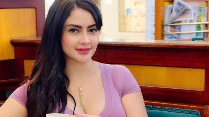 Tiga Adegan Video Syur Selebgram Sisca Mellyana yang Direkam Pengintip - Tribun-medan.com