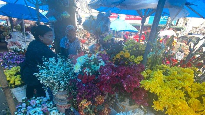 Hari Raya Paskah, Penjualan Bunga di Pasar Horas Akui Tak Seramai Tahun ...
