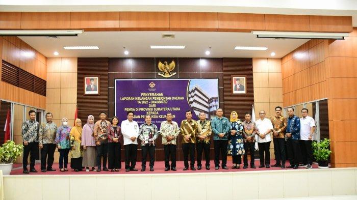 Bupati Deliserdang Ashari Tambunan Serahkan LKPD Unaudited TA 2022 ke BPK RI - Tribun-medan.com