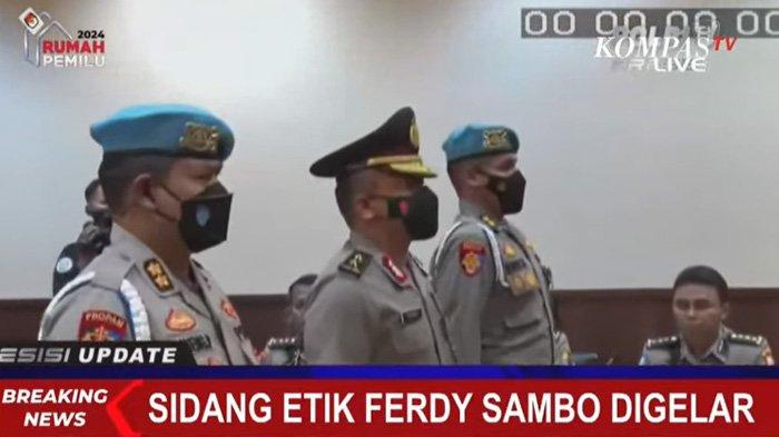 Begini Penampilan Ferdy Sambo Gunakan Seragam PDH Diadili di Sidang Kode Etik Polri - Tribun ...
