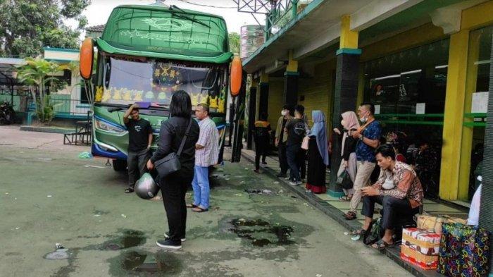 H-9 Lebaran, Loket Bus Antar Lintas Sumatera Mulai Dipadati Pemudik ...