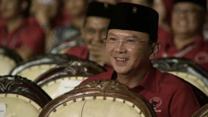 Ahok Jadi Sorotan Saat Rakernas PDIP, Eks Gubernur Tersenyum Balas ...