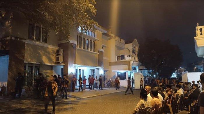 Suasana Rumah Duka Sekjen Hanura Kodrat Shah, Rencana akan Dimakamkan ...